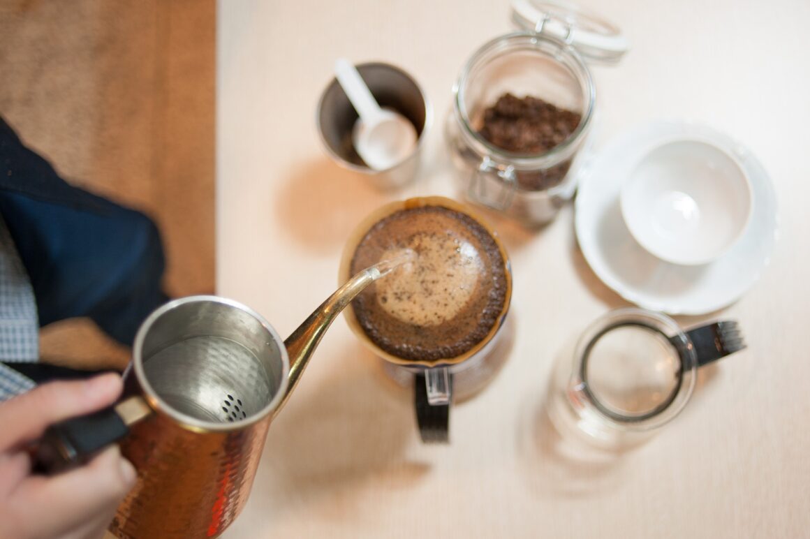 How to Make a Perfect Pour Over in 5 Steps - DIVINE